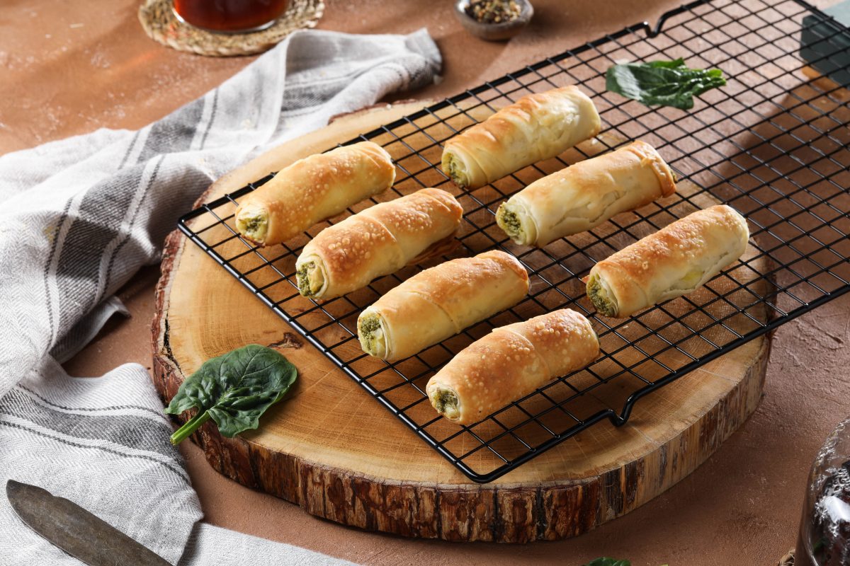 Cheese&Spinach Mini Roll - Lezza Foods